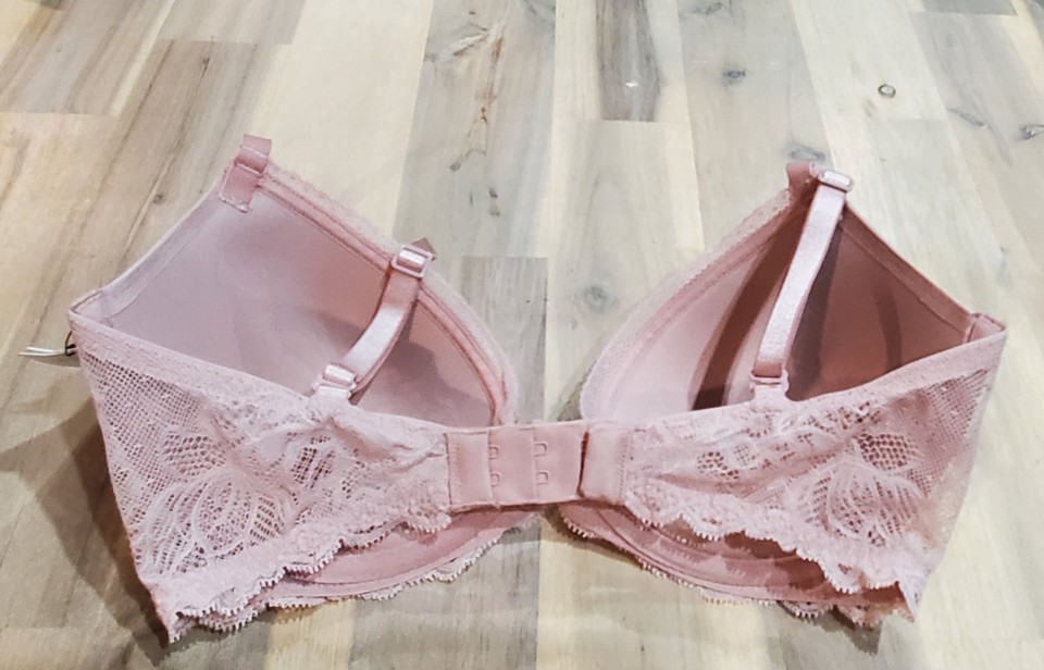 Calvin Klein Women's Seductive Comfort Lace Demi Lift Convertible Bra ...