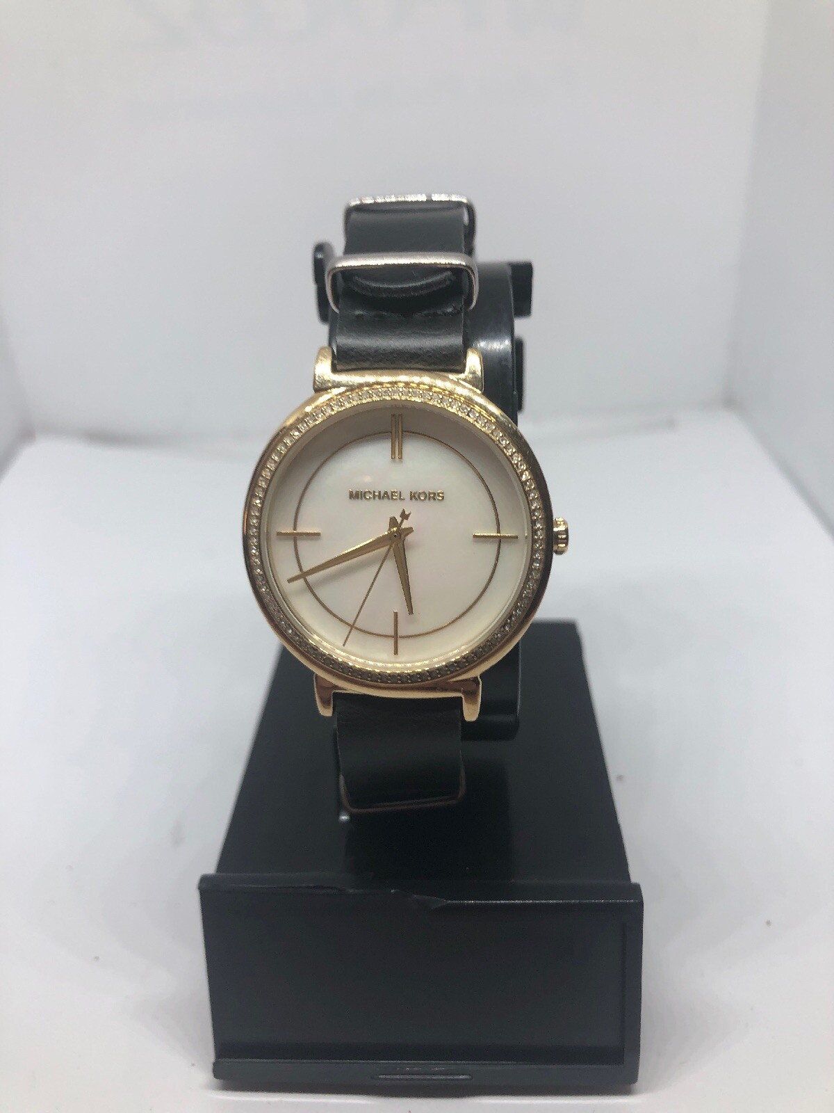 Michael Kors MK2662 Cinthia Women's Black Leather Analog Dial Quartz ...