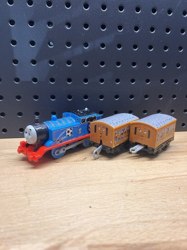 Trackmaster Thomas & Friends Red Blue Motorized Train Annie Clarabel ...