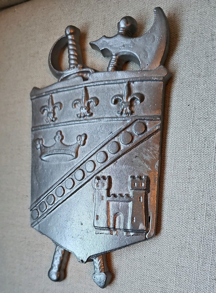 Vintage Family Crest Of Arms Metal Shield Knight 9" x 5" | eBay