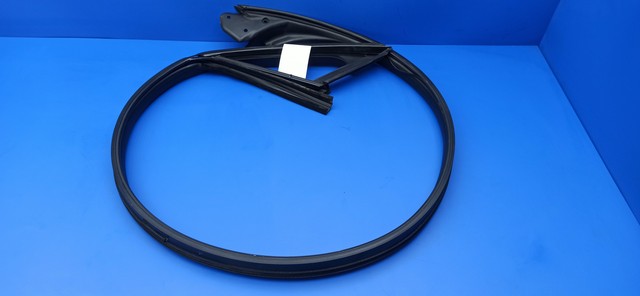 Mercedes-Benz E Coupe C207 Front Right Door Sealing Rubber A2076700339 ...
