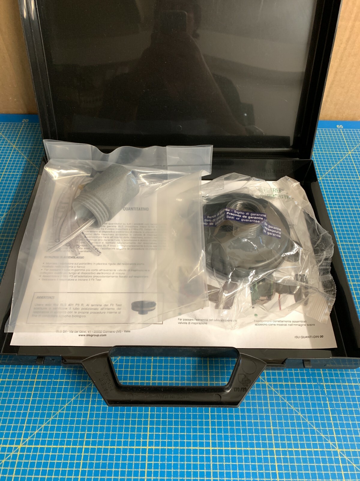 BLS Universal adapter for quantitative fit test (case with 1 adapter ...