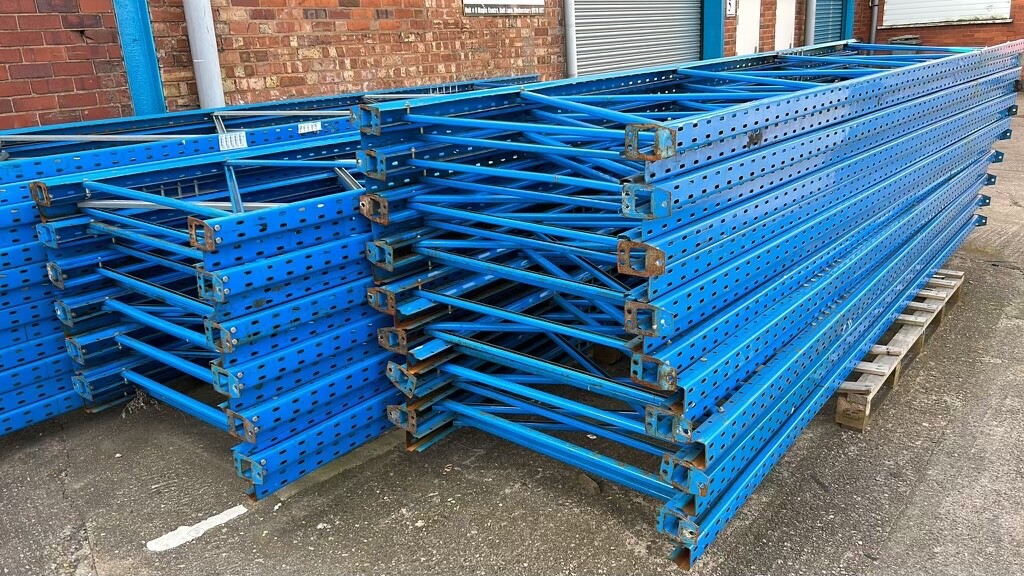 HEAVY DUTY WAREHOUSE PALLET RACKING GOOD CONDITION UPRIGHTS 4.5m x ...