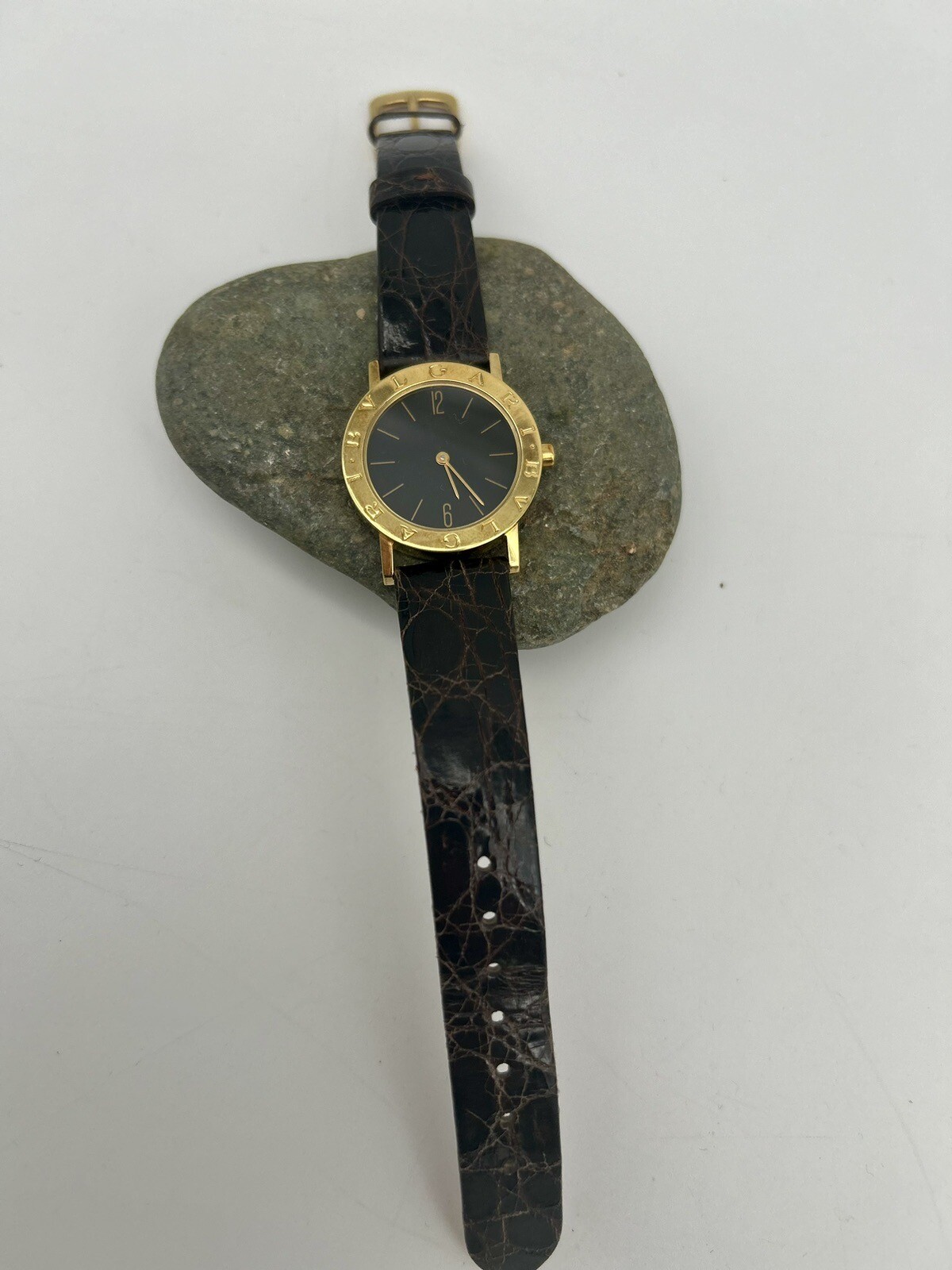 Bvlgari Engraved Bezel 18K Yellow Gold Watch - Gem