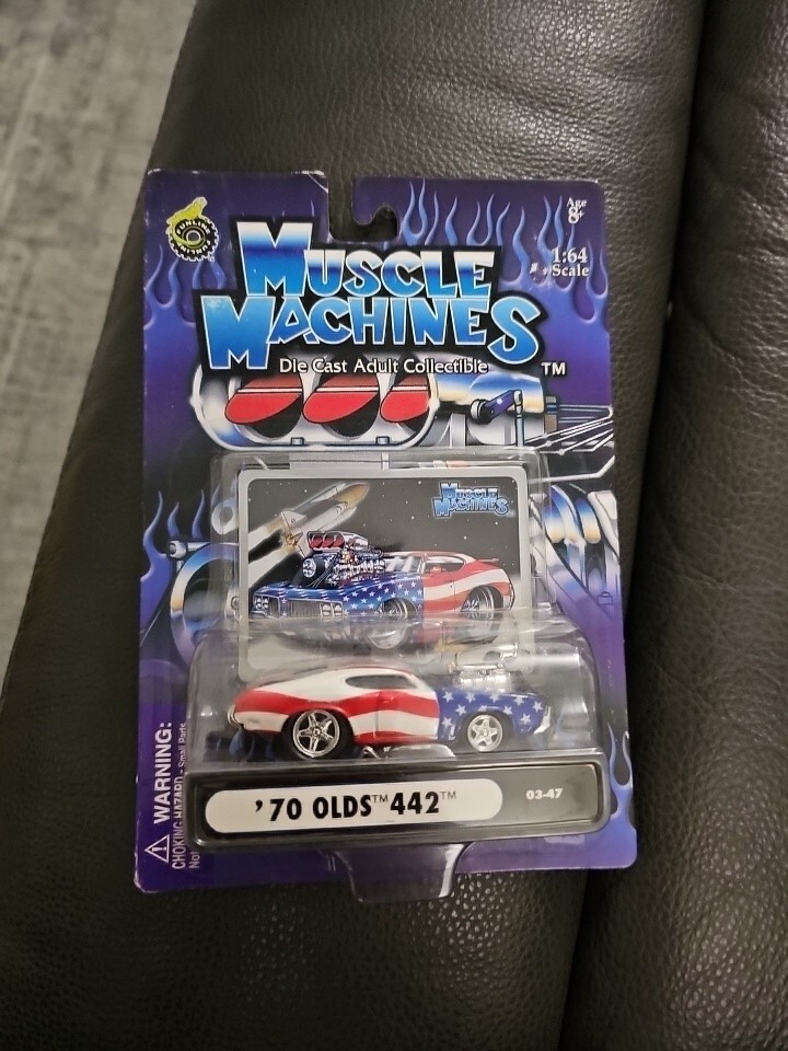 1970 OLDS 442 2003 FUNLINE MERCHANDISE MUSCLE MACHINES 1:64 COLORED ...