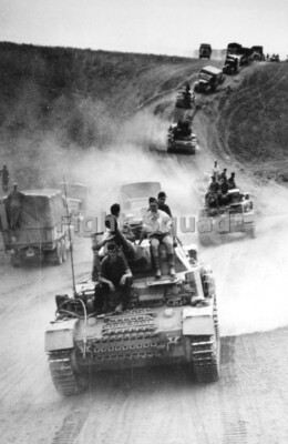 WW2 Picture Photo Russia 1942 German Tanks Pz. Kpfw. Panzer IV on the ...