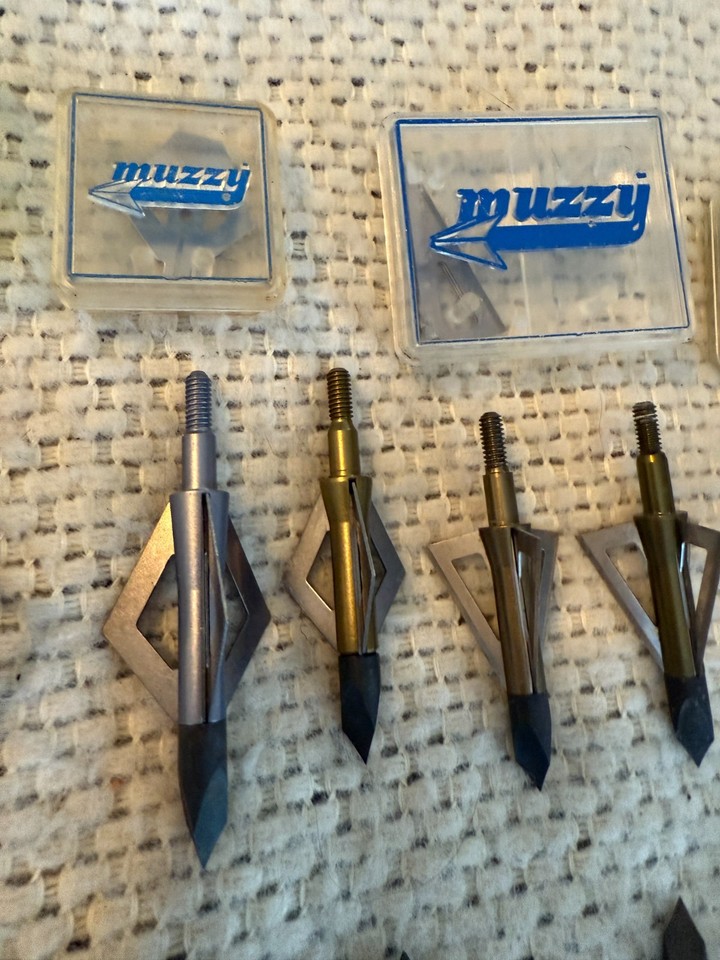 Muzzy 90, 100 Broadhead Lot of 21 | eBay