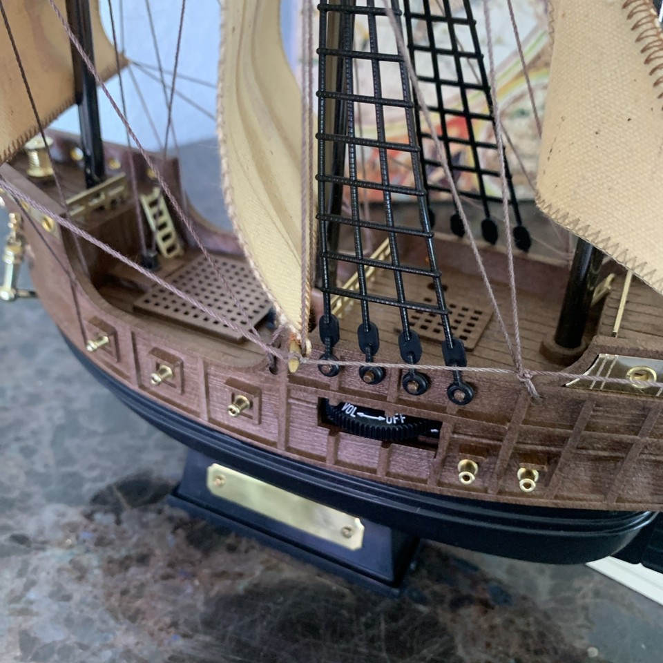 Vintage SANTA MARIA Spanish Galleon SHIP BOAT Transistor AM RADIO Made ...