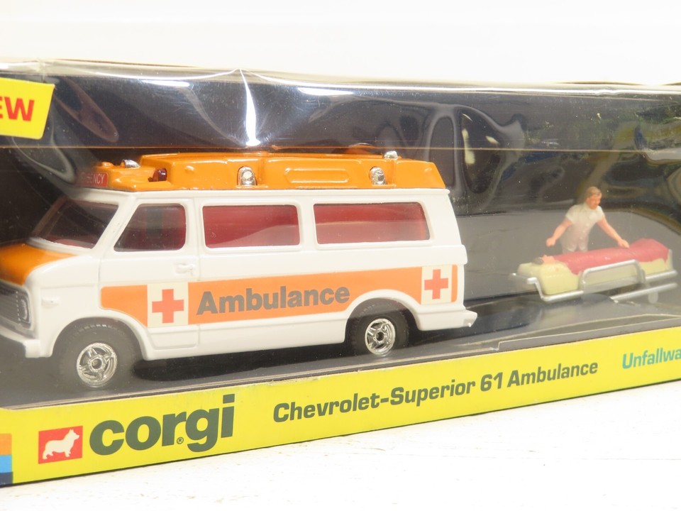 Corgi 405 Chevrolet-Superior 61 Ambulance LN | eBay