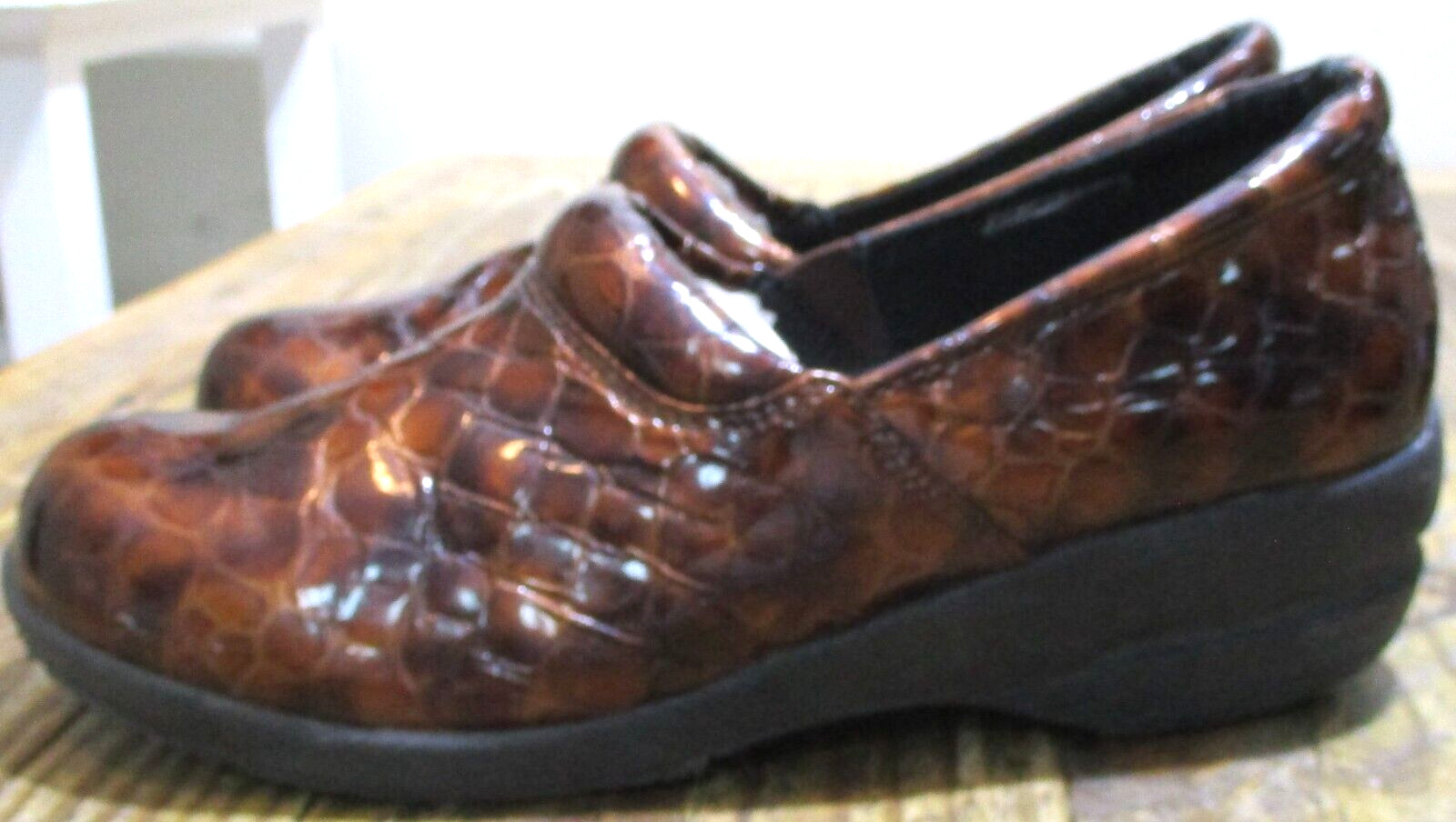 Clogs Cherokee Transcends Shiny Snakeskin Print Torto… - Gem