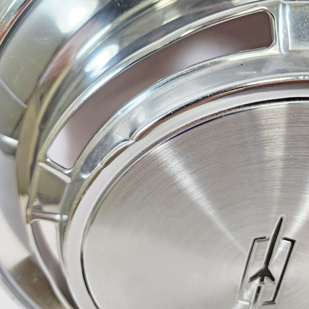 1970 Oldsmobile F85 # 4020 14" Hubcaps / Wheel Covers GM Part # 404977 ...