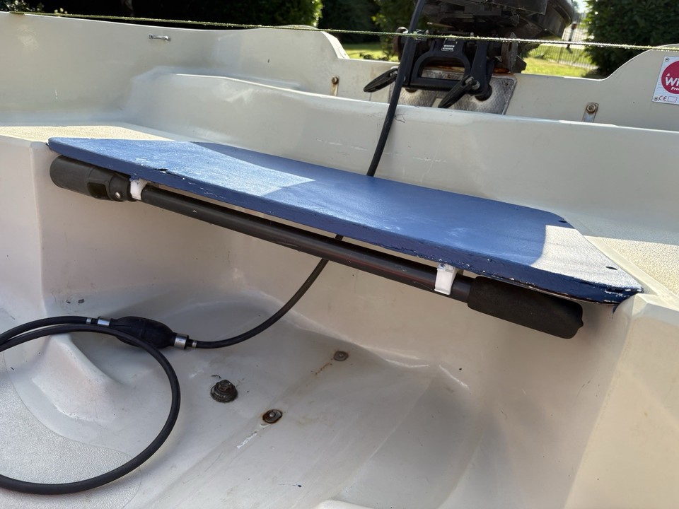 Bonwitco 375 Boat With Mariner 15 Hp Outboard Engine And Rapide Roller ...