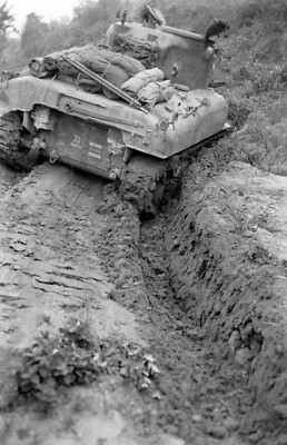 WW2 WWII Photo World War Two / US Army M4 Sherman Tanks Italy May 1944 ...