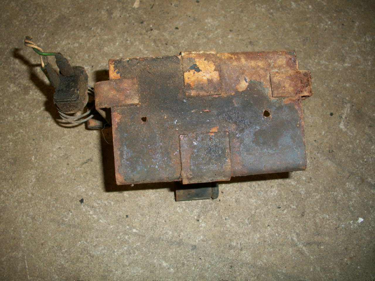 Triumph Battery Tray 750cc OIF TR7 T140 1973 114 | eBay