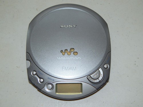 Sony Walkman D-F20 Personal CD Player CD NOT WORKING / AM/FM RADIO ...
