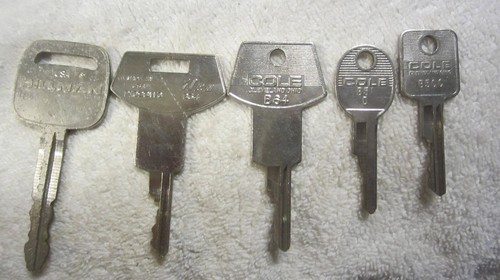 5 lot of auto,car keys,metal VTG estate collection,Cole,Hillman,ILCO | eBay