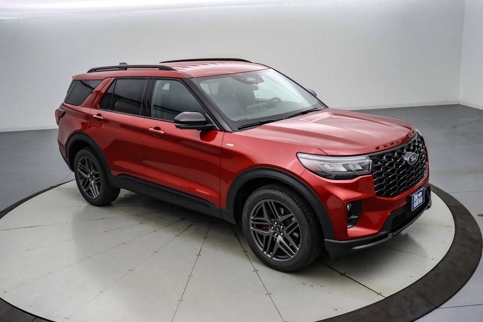2025 Ford Explorer ST-Line Street Pack 4WD MSRP $49680 | eBay
