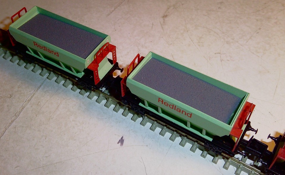 5 Graham Farish N Gauge Redland PGA 51 Tonne Hopper Wagons | eBay UK