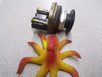 Allen Bradley 800T-XD1 Cat 800T Series T Type 4, 13 Ser D 600V A600 ...