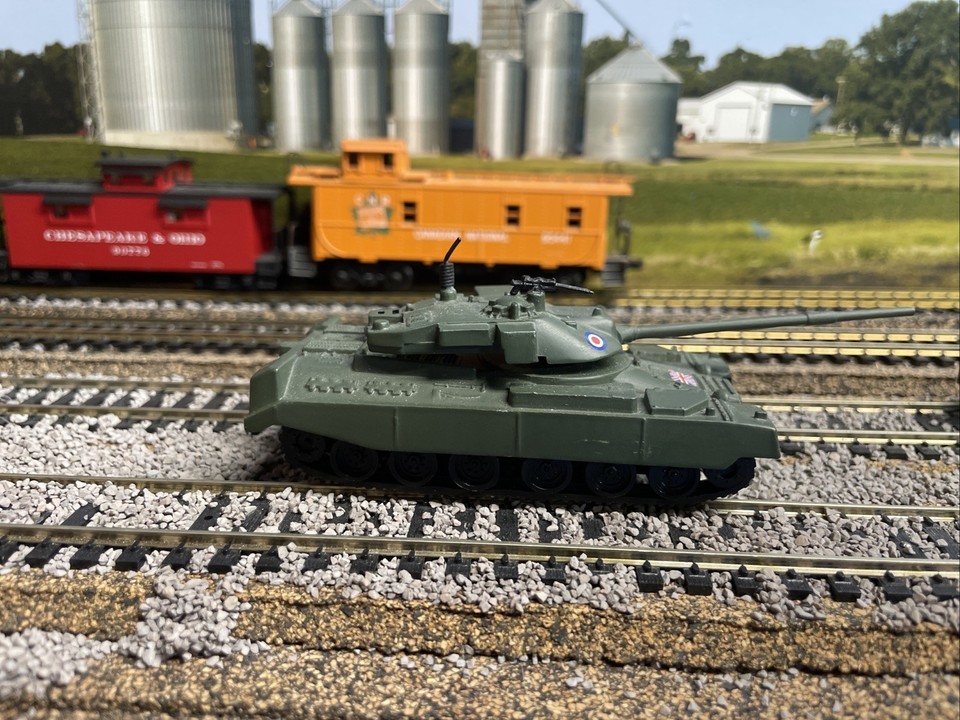 HO Scale, Walthers DODX 81’ 4-Truck Depressed Ct Flat Car W/ Chieftain ...