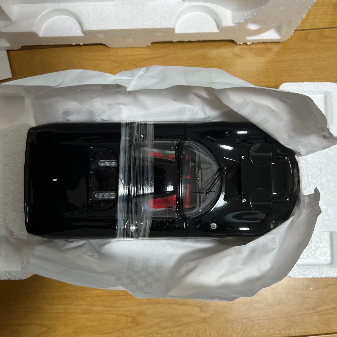 Exoto 1/18 Porsche 910 Black Motorbox Toys Mni Car Used Mint Exoto 1/18 Porsche 910 Black Motorbox Toys Mni Car Used Mint