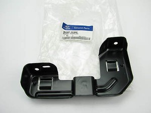 865822E000 Front Right Side Bumper Cover Bracket OEM For Hyundai 05-09 ...