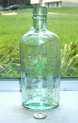NICE WHISKEY FLASK EMBOSSED, QUELLYN ROBERTS &CO, THE OLD CRYPT ...