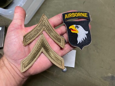 WWII US 101ST AIRBORNE DIVISION PATCH & PRIVATE PFC CHEVRONS SLEEVE ...