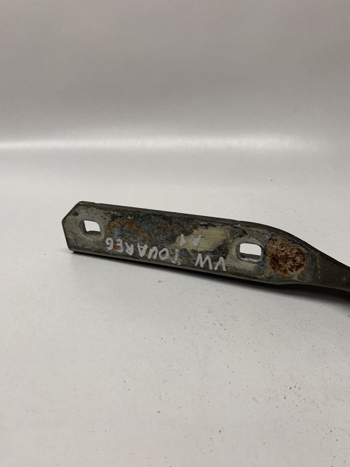 2012 VW TOUAREG 7P5 3.0 V6 TDI Front Left Side Bonnet Hinge 7P6823301 ...