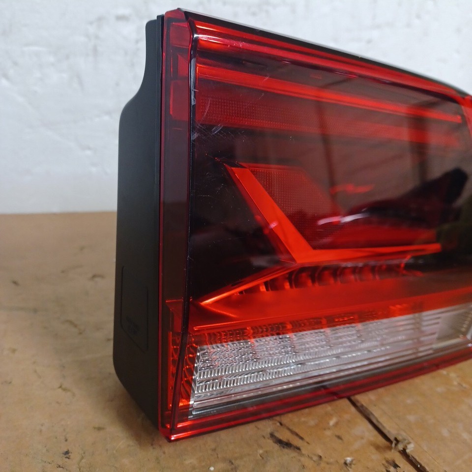 2021 Volkswagen Atlas rear inner LEFT DRIVER LED Tail light 3CN.945.093 ...