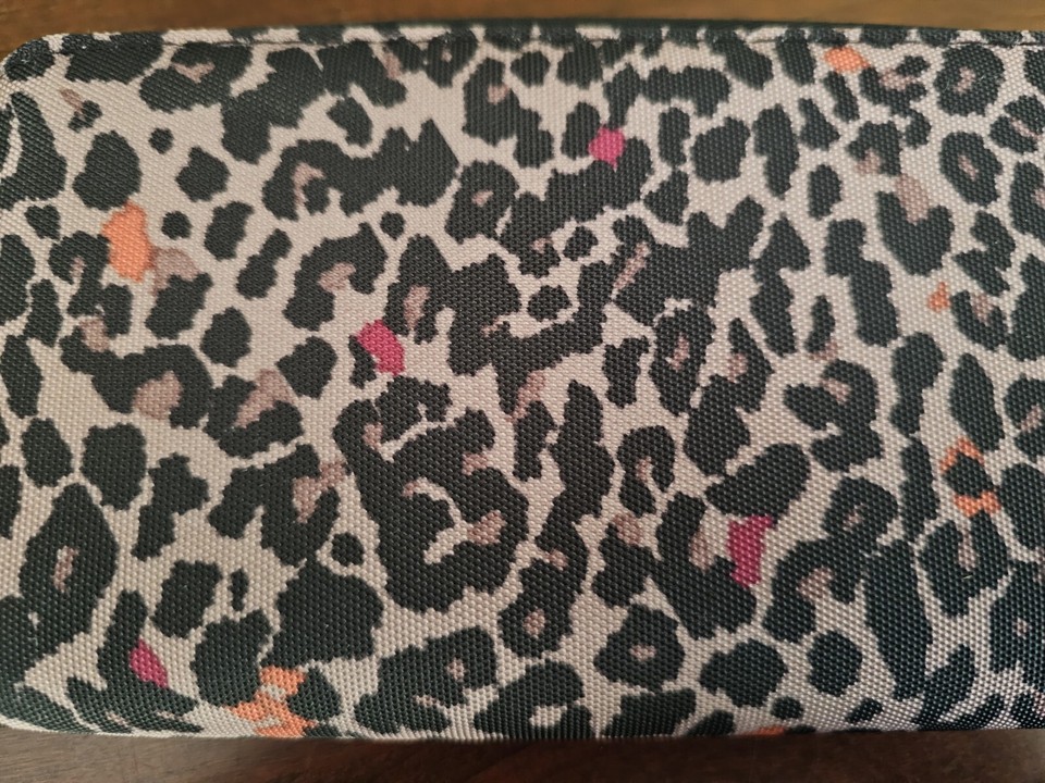 NEW TRAVELON Zip Around RFID Wallet Leopard Animal Print Taupe Wristlet ...