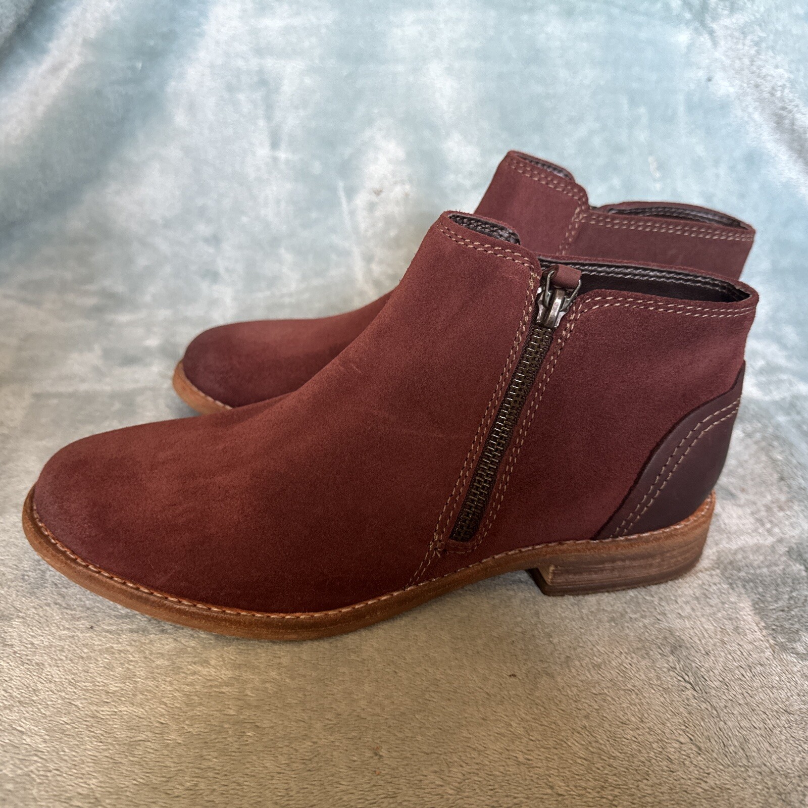 Clarks Artisan Maypearl Juno Women's Mahogany 7 M Suede Casual Zip ...