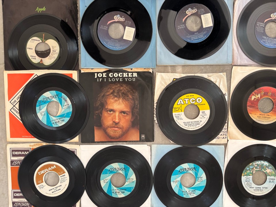 Lot of 35 Records 45 RPM Classic Rock - Beatles - Cream - Queen ...