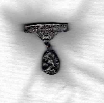 EXTREMELY RARE 1910 JACK JOHNSON v JIM JEFFRIES boxing pinback medal ...