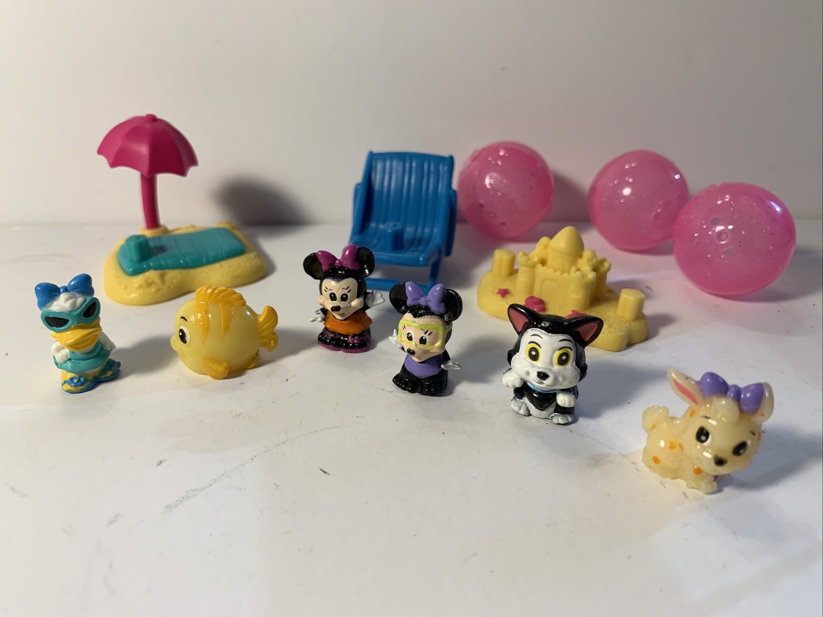 Rare Squinkies Disney Beach Cuties Minnie Mouse Sand Castle Chair 9pcs ...
