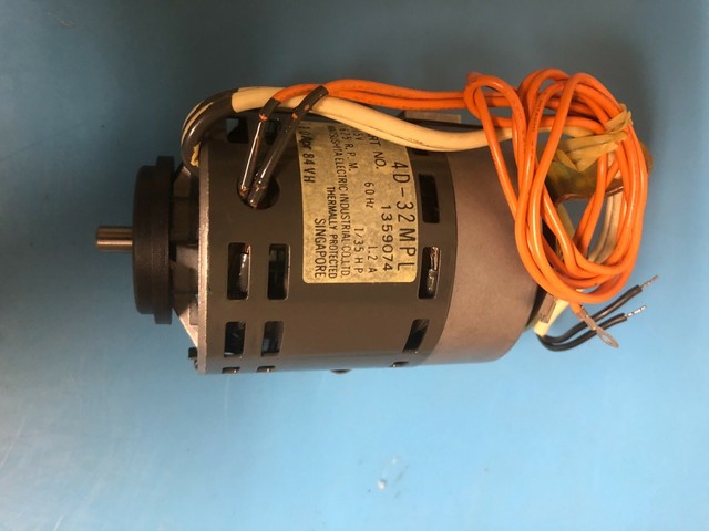 IBM SELECTRIC TYPEWRITER Motor P/N 1304774 4D-32MPL Matushita 1359074 ...