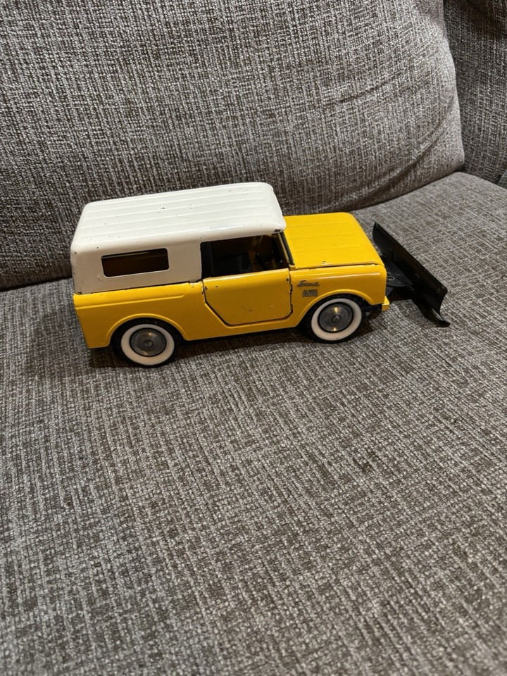 Vintage Tru Scale International IH Scout Toy Truck W/Plow Pressed Steel ...