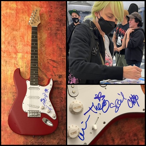 GFA Theo Kogan x4 Band * LUNACHICKS * Signed Electric Guitar PROOF L2 ...