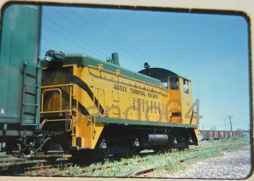 2 RR TRAIN Slide Essex Terminal RY GMD SW-8 #102 Windsor Ontario 1974 ...