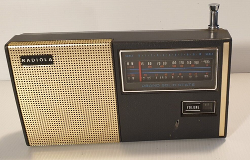 RADIOLA AWA MODEL CR-P33 Vintage 1970s Solid State 2 Band MW/SW ...