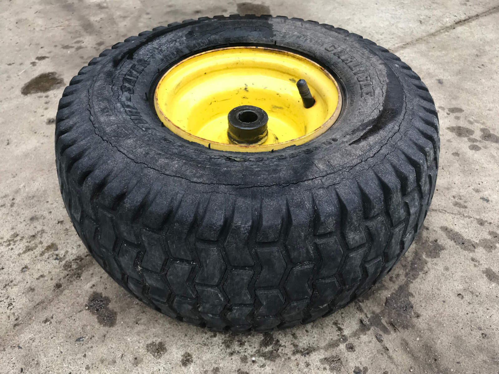 John Deere Front Tire Rim Wheel w/Tube 15x6.00-6 GY20638 LA145 L100 ...