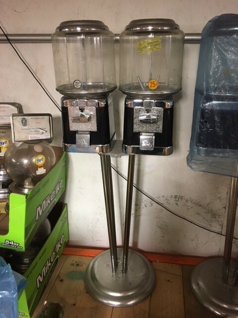 Beaver Double Head Gumball Candy Nut Bulk Vending Machine Complete with ...