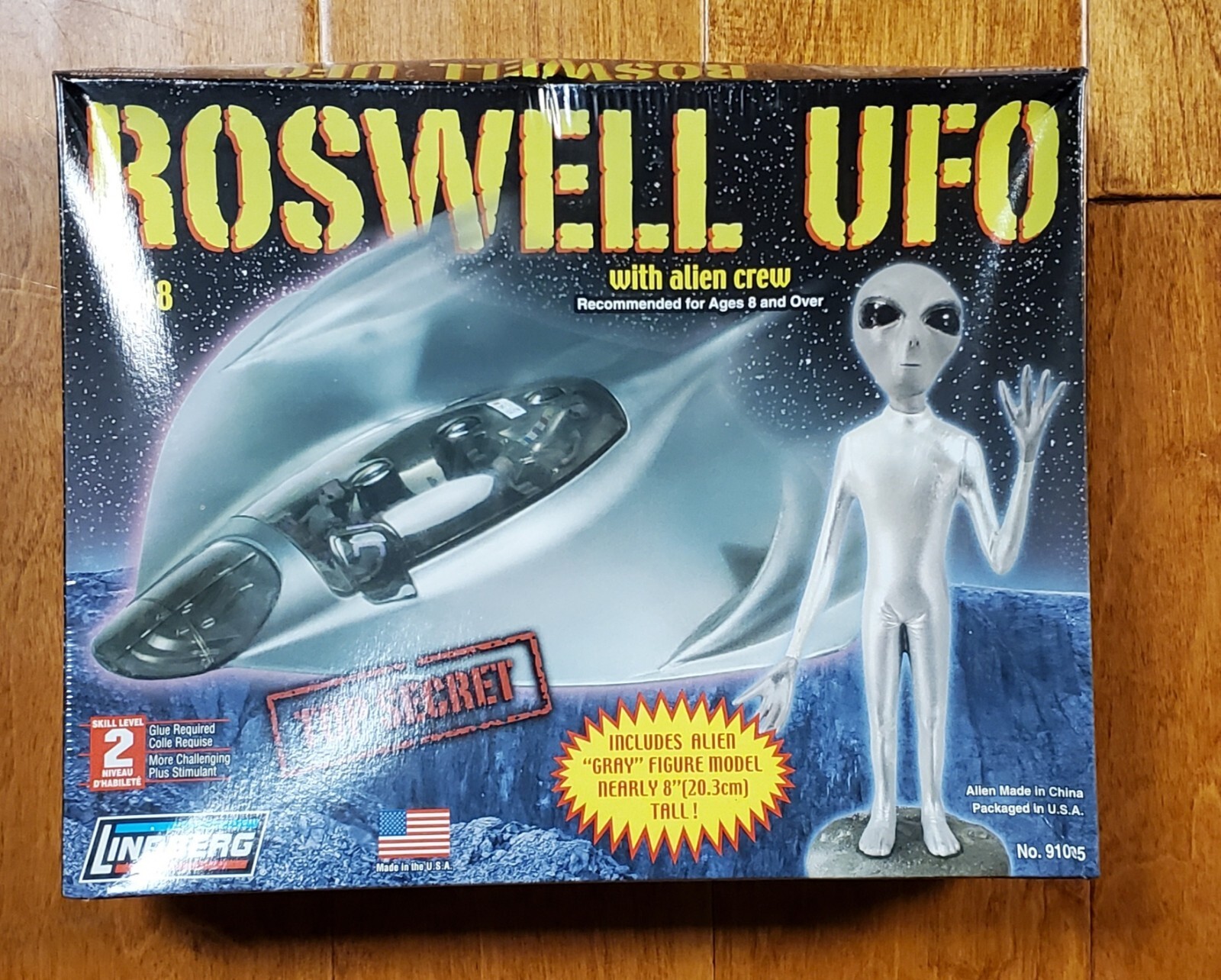 Roswell UFO with Alien Crew Lindberg Model Kit Flying Saucer No. 91005 ...