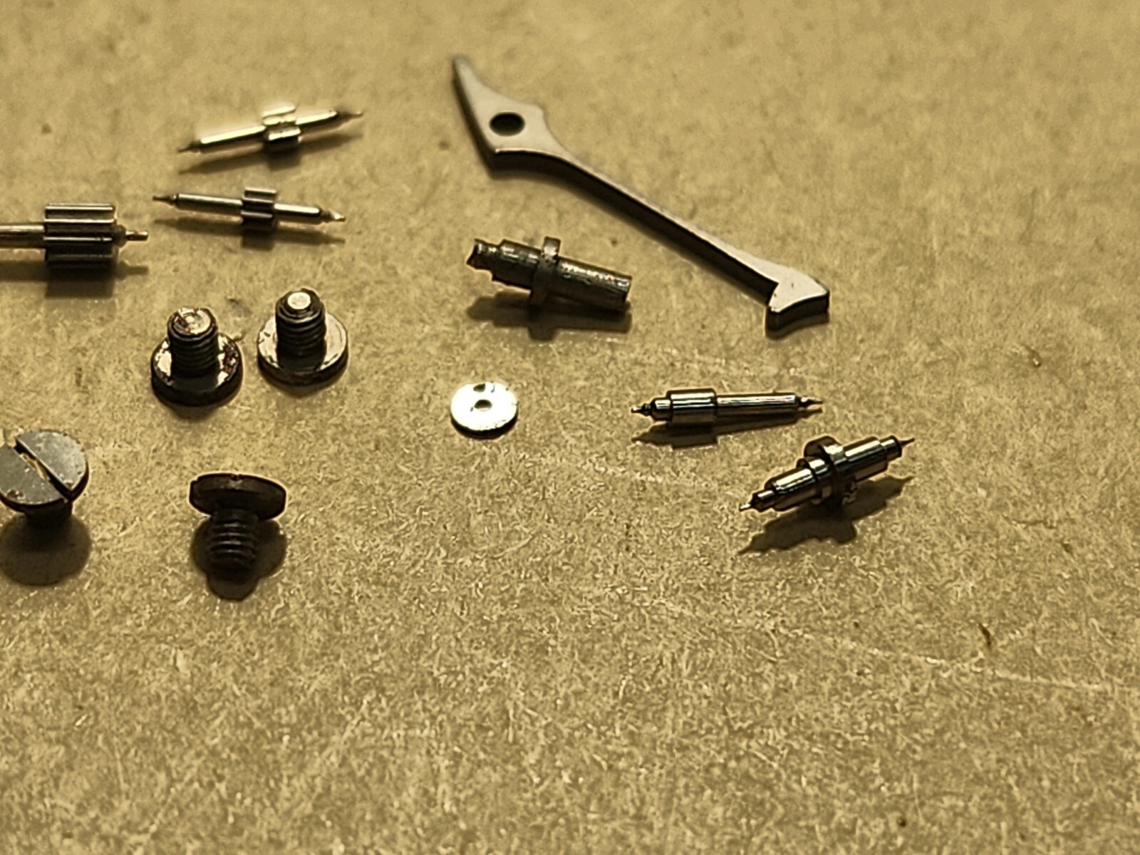 Lot Of Howard Mixed Pocket Watch Parts-Balance Staffs, Pinions, Set ...