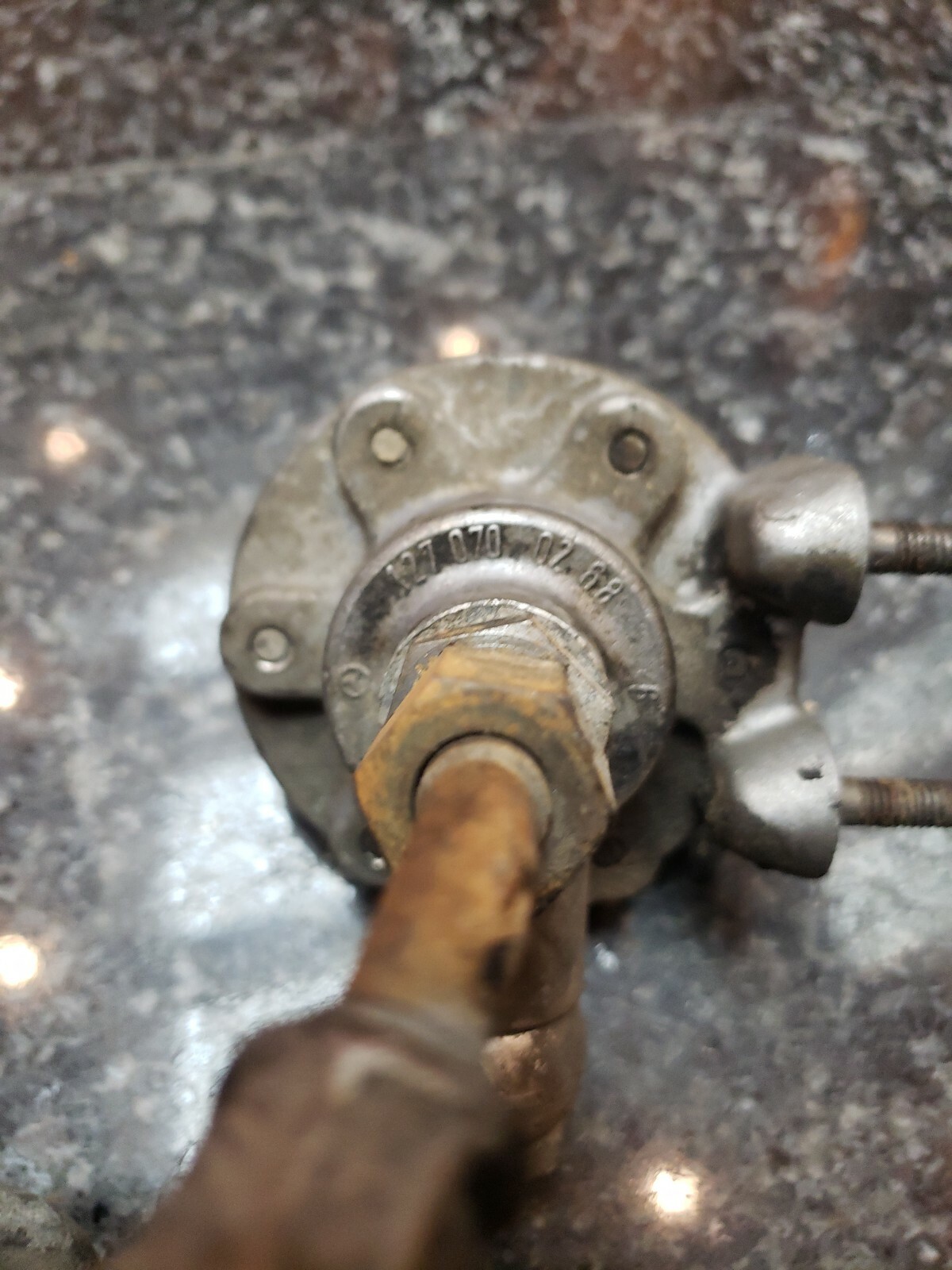 Mercedes Fuel Backflow Damper Regulator & Hose 1270780291 1270700268 ...