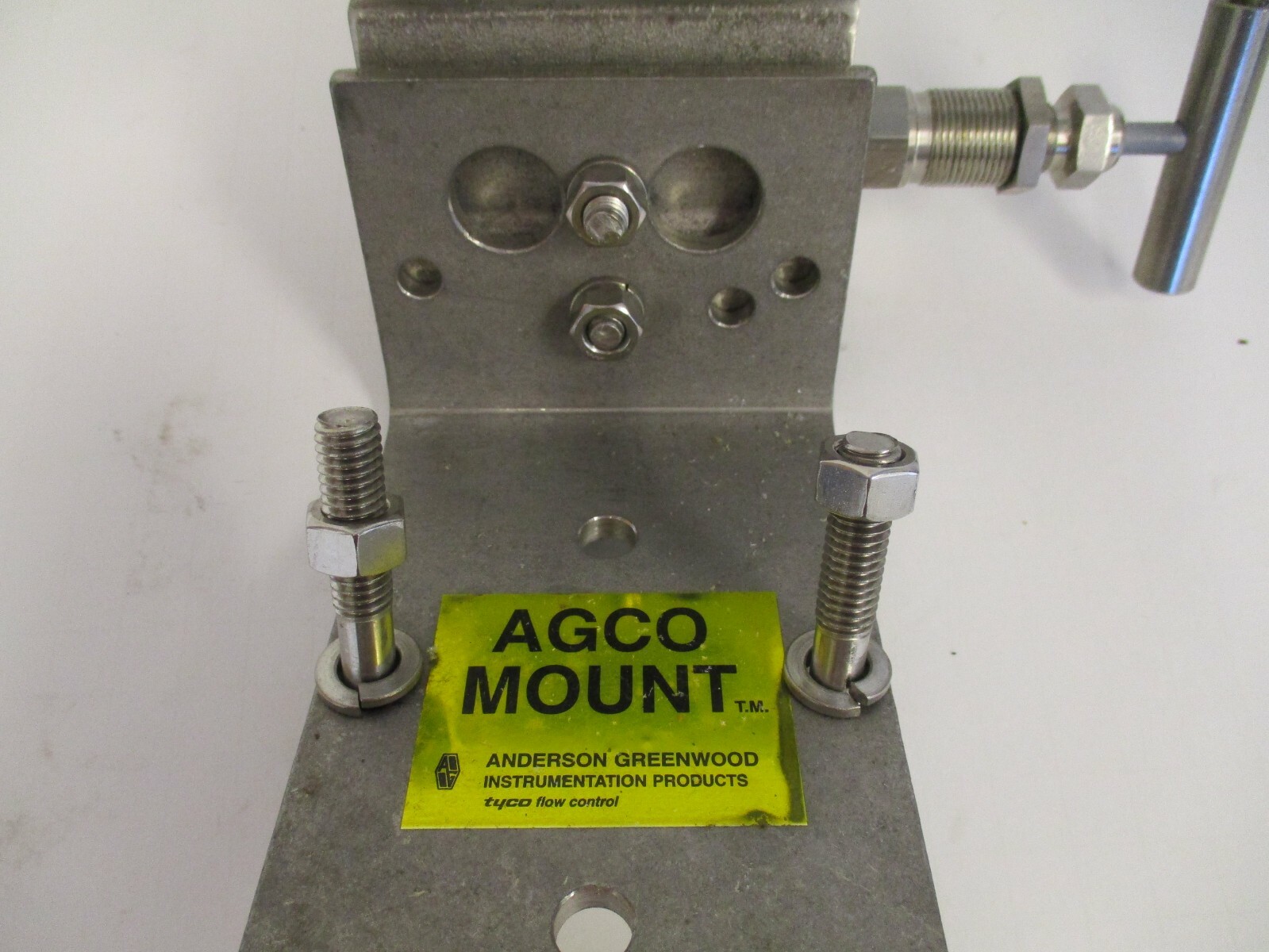 TYCO FLOW CONTROL TWO VALVE MANIFOLD ANDERSON GREEN WOOD M4TPHIW-4-AMS ...