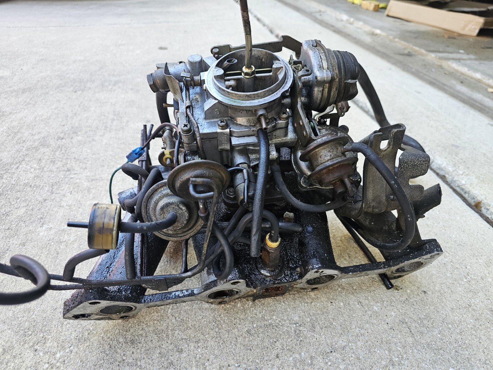 Carburetor-Eng Code: 3TC, Aisan United URC-T279 and Intake Manifold ...