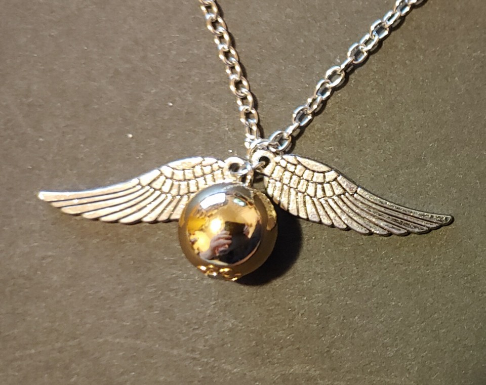 Harry Potter: Kette mit goldenem Schnatz aus dem Quidditch Spiel | eBay.de