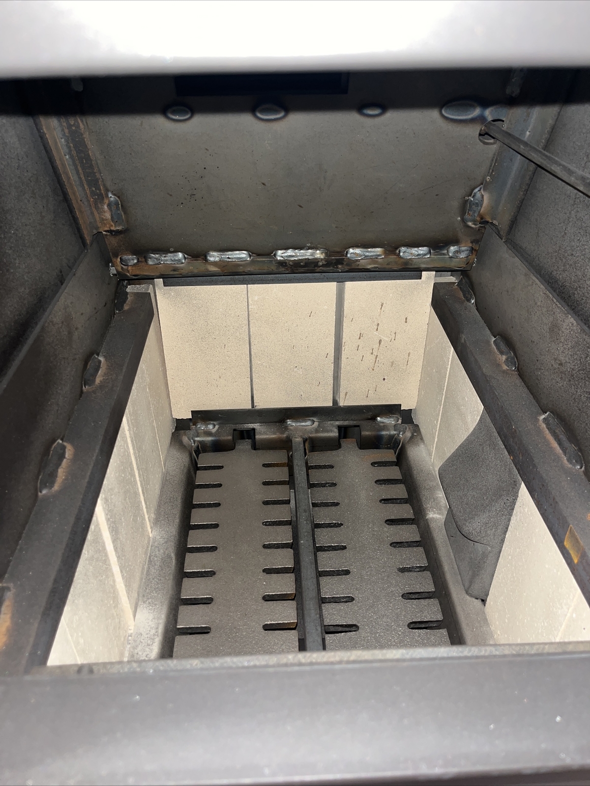 Hitzer 55UL Hand Fired Coal Stove- 75,000BTU No electricity required ...