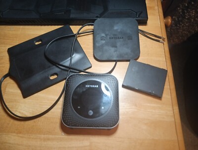NETGEAR Nighthawk M1 MR1100 Mobile Hotspot Router - (AT&T) With Extra ...